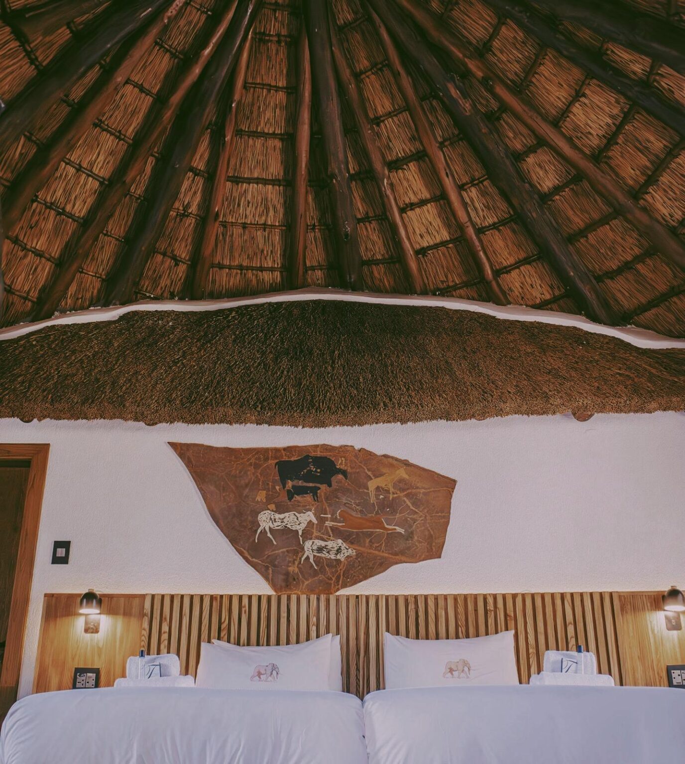 Omaruru Game Lodge Namibia - Game Reserve - Waterhole Restaurant